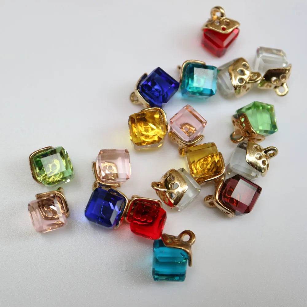 10 PC / Linus Rhinestone Buttons – Classic Modern Fabrics