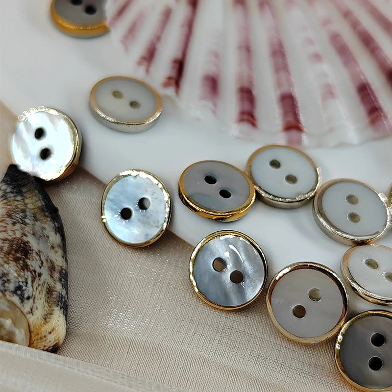 2 PC / Grant Wood Buttons – Classic Modern Fabrics