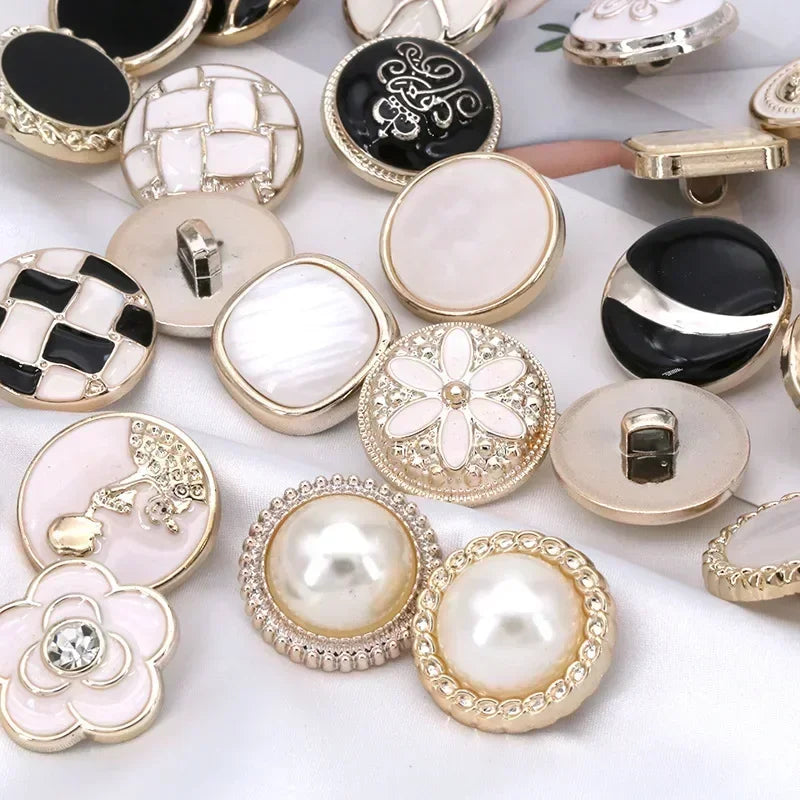 10 PC / Alami Resin Buttons – Classic Modern Fabrics