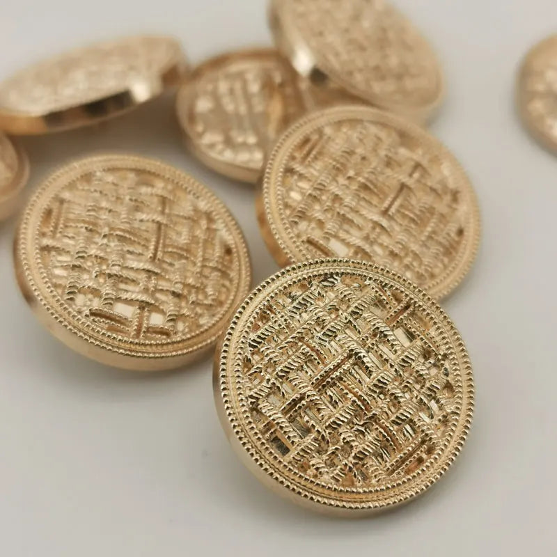 10 PC / Nevaeh Wood Buttons – Classic Modern Fabrics