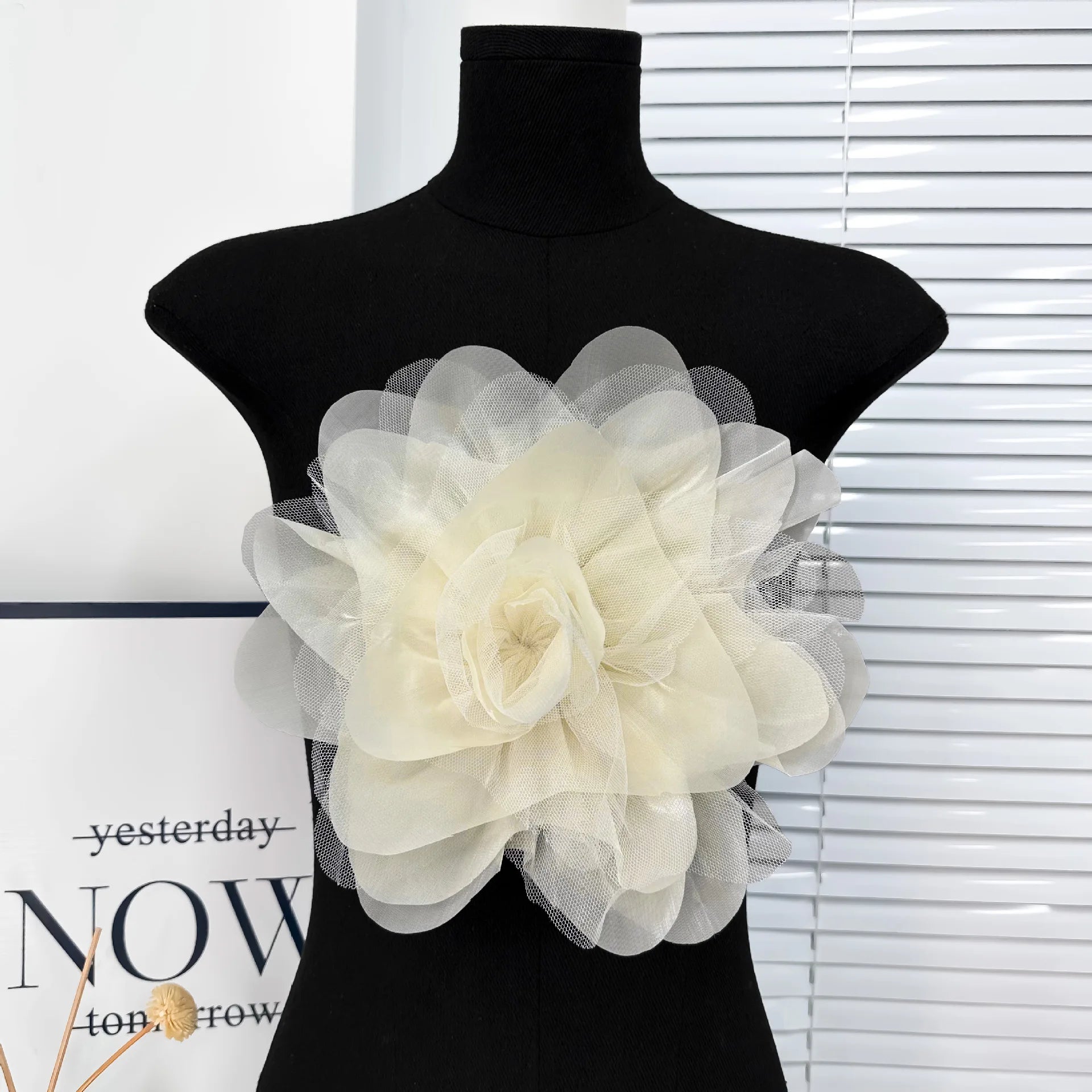 Yachi Lace Applique – Classic Modern Fabrics