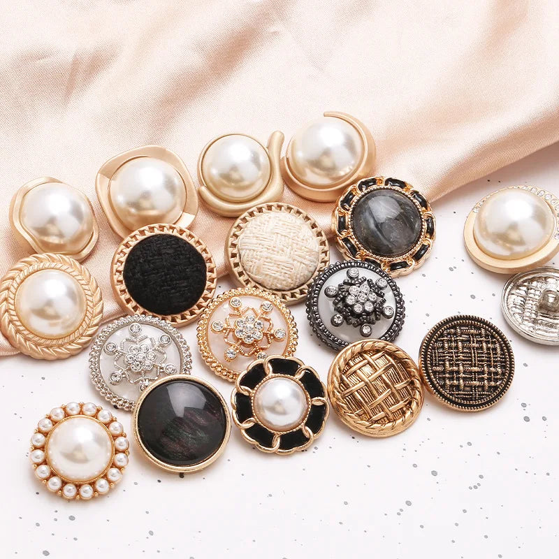 10 PC / Callie Resin Buttons – Classic Modern Fabrics
