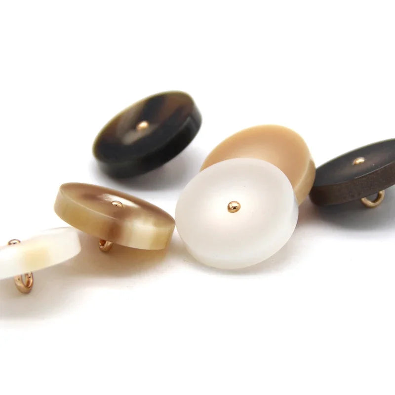 10 PC / Jayla Resin Buttons – Classic Modern Fabrics